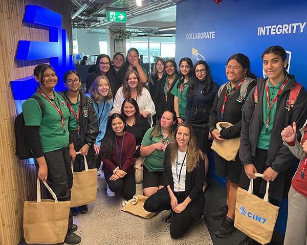 Shadowing tech mentors inspires ākonga – Education Gazette